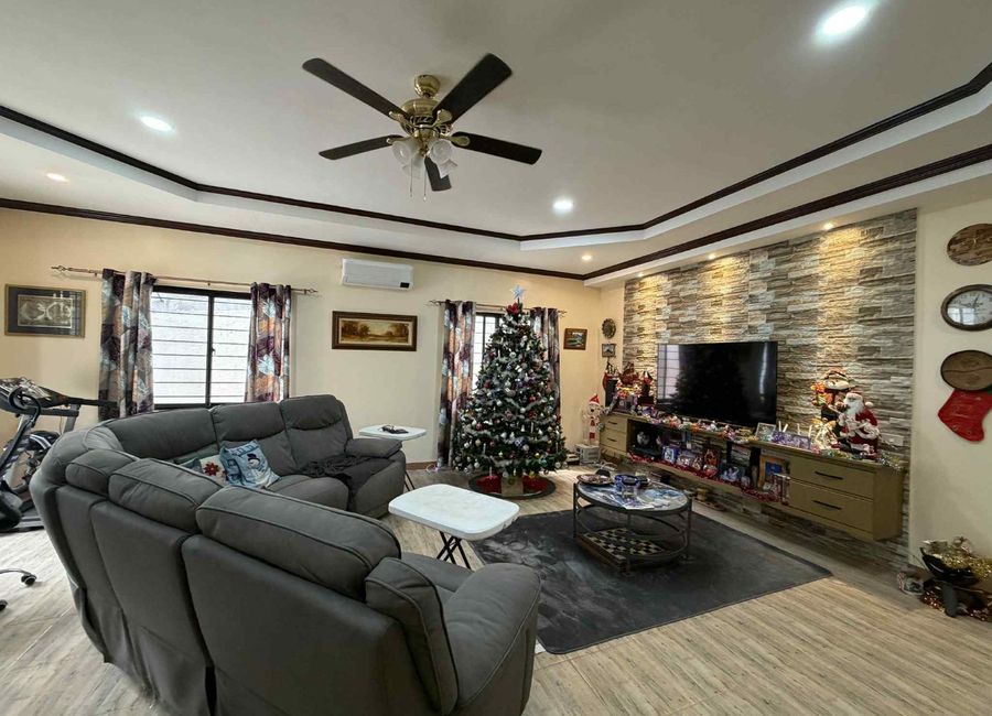 House and Lot With Swimming Pool | Lamudi.com.ph