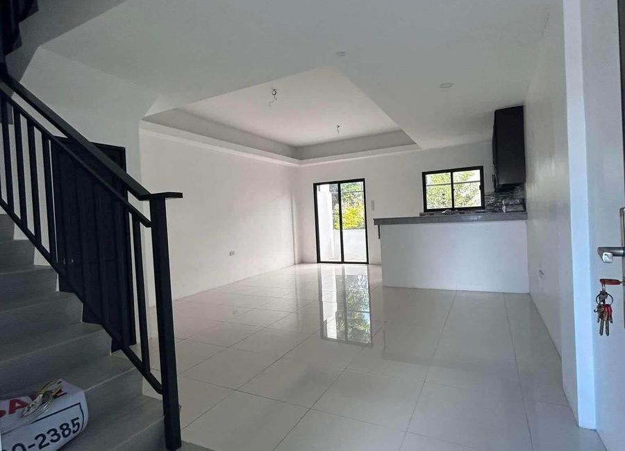 Brand New Townhouse for Sale in Camarin North Caloocan | Lamudi.com.mx
