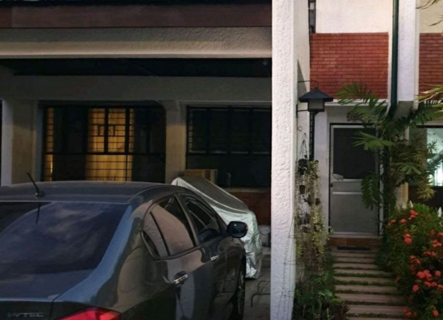 For SALE: Townhouse at Embassy Terrace Homes, Mira Nila Subd., Tandang ...