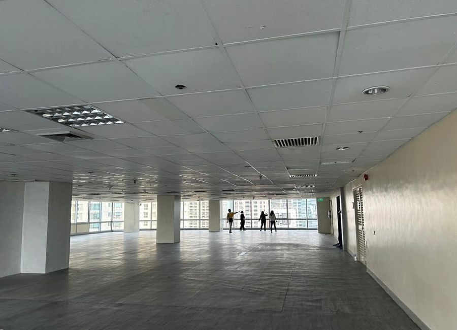 Office Space in World Center Building Makati 740sqm at 850 per sqm ...