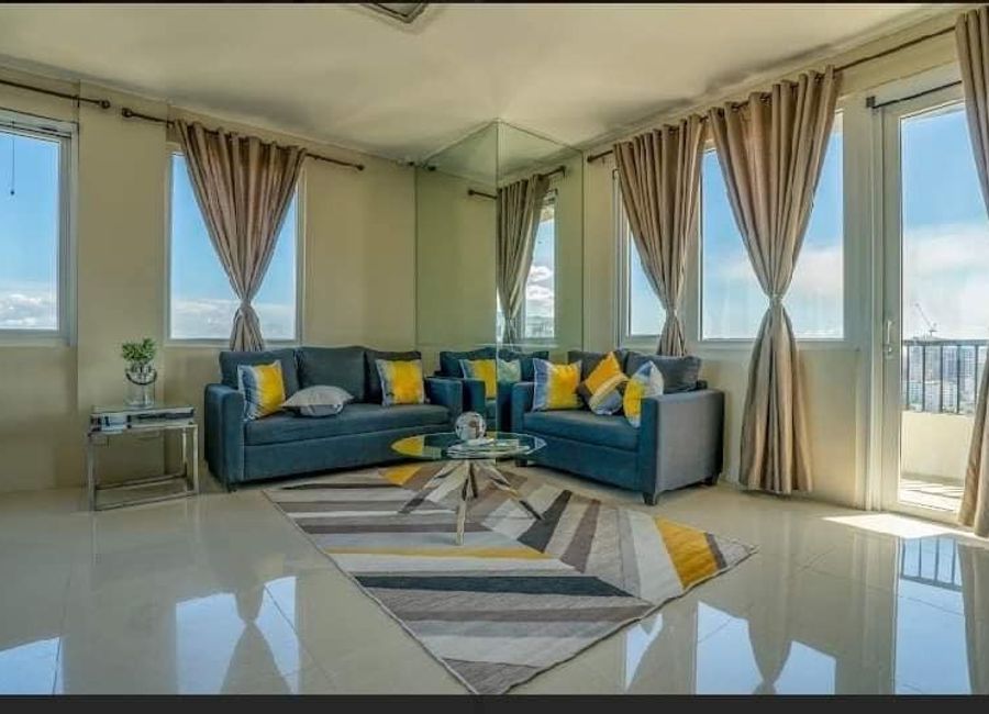 Rush Sale : 3 Bedroom Penthouse Unit in Calyx Residences, Cebu Business ...