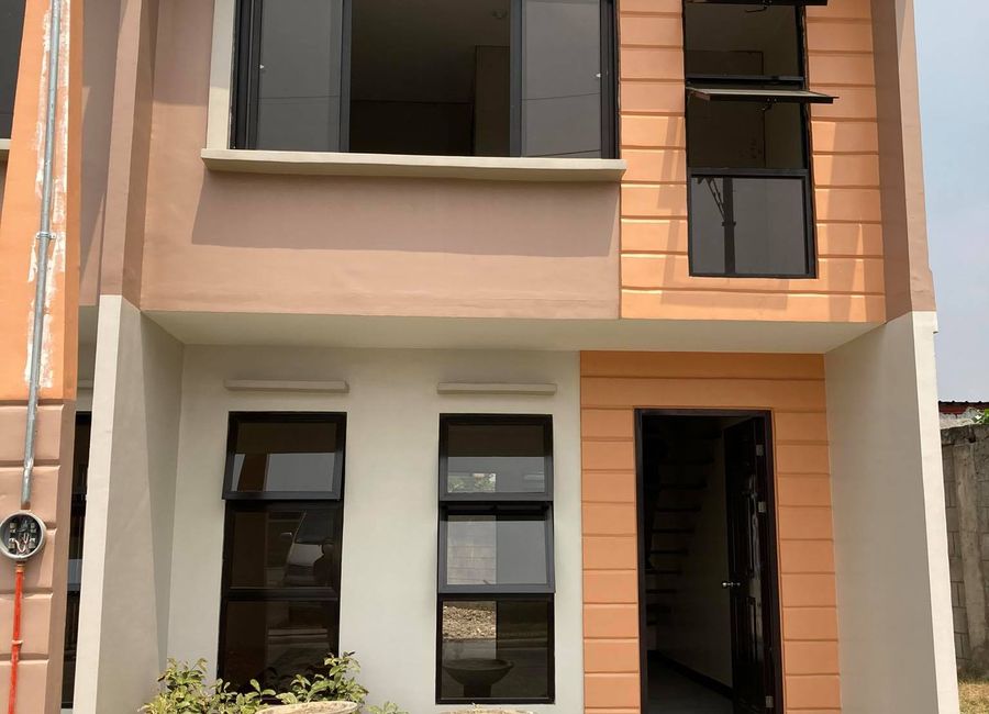 2 Bedrooms Townhouse for Sale in Meycauayan Bulacan near SM Marilao ...
