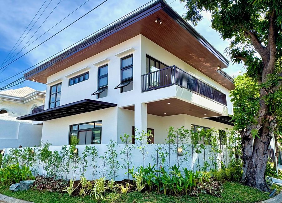 FOR SALE: AYALA FINISH MODERN DESIGN HOUSE AND LOT FRO SALE IN BF HOMES ...