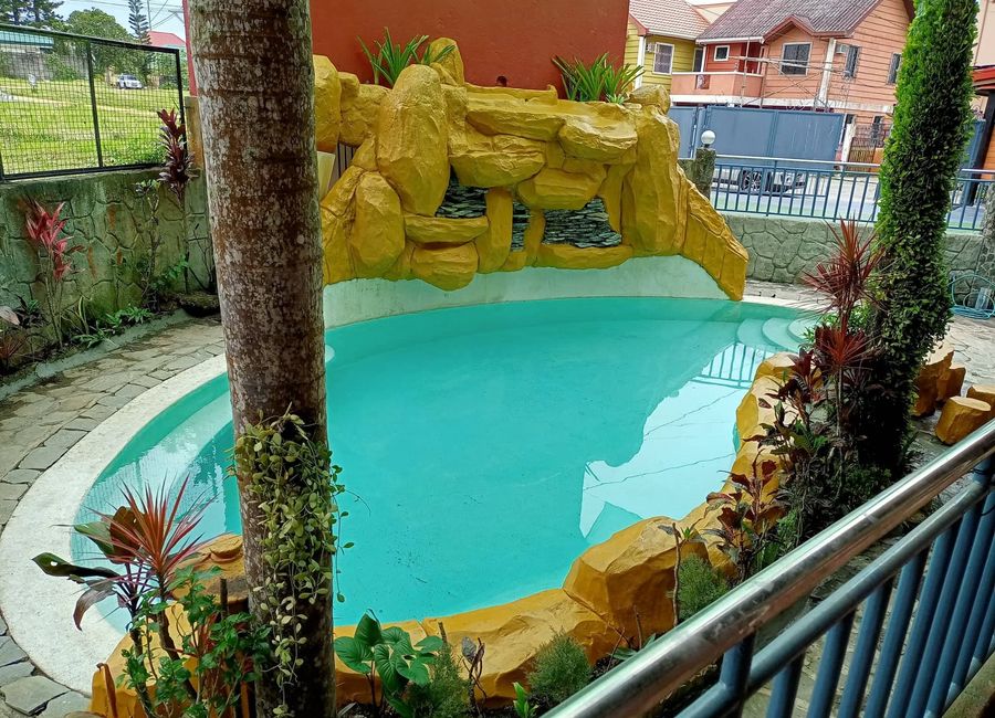 Tagaytay House with Pool for daily rental | Lamudi.com.ph