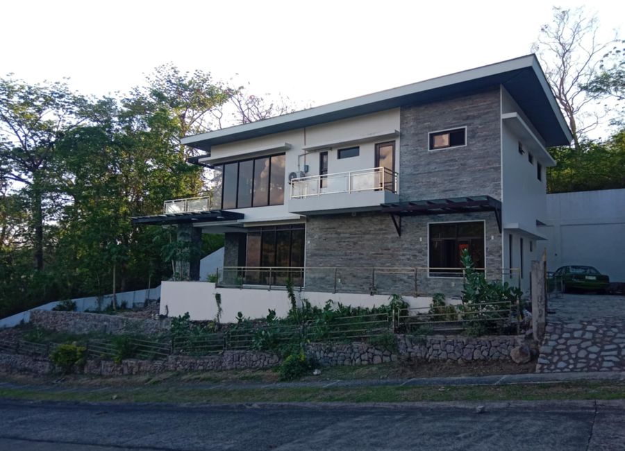 4 Bedroom Beach House with Mountain and Sea View in Kawayan Cove ...