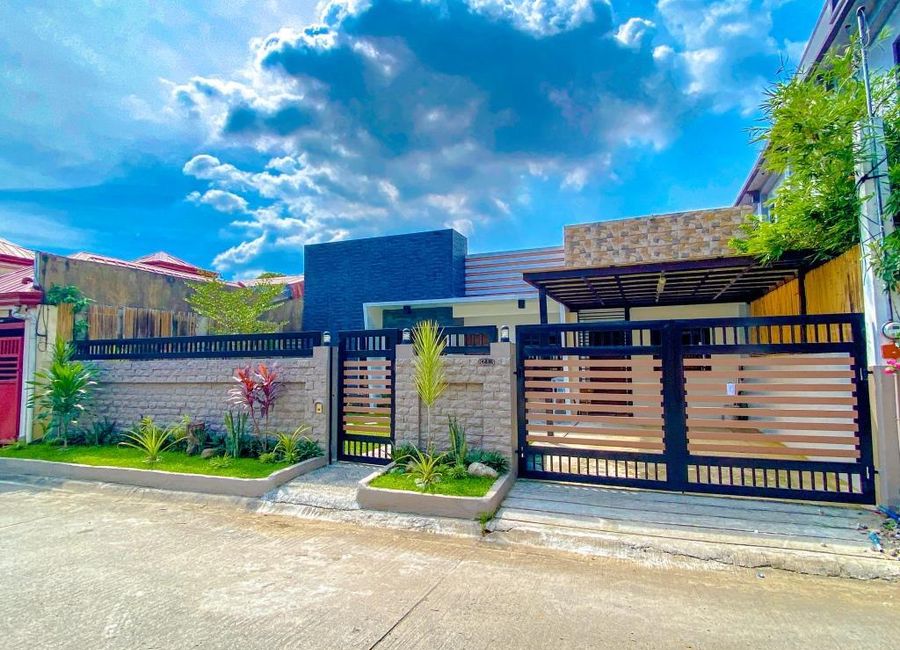 FOR SALE: 3 BEDROOMS SPACIOUS BUNGALOW HOUSE IN BF INTERNATIONAL LAS ...