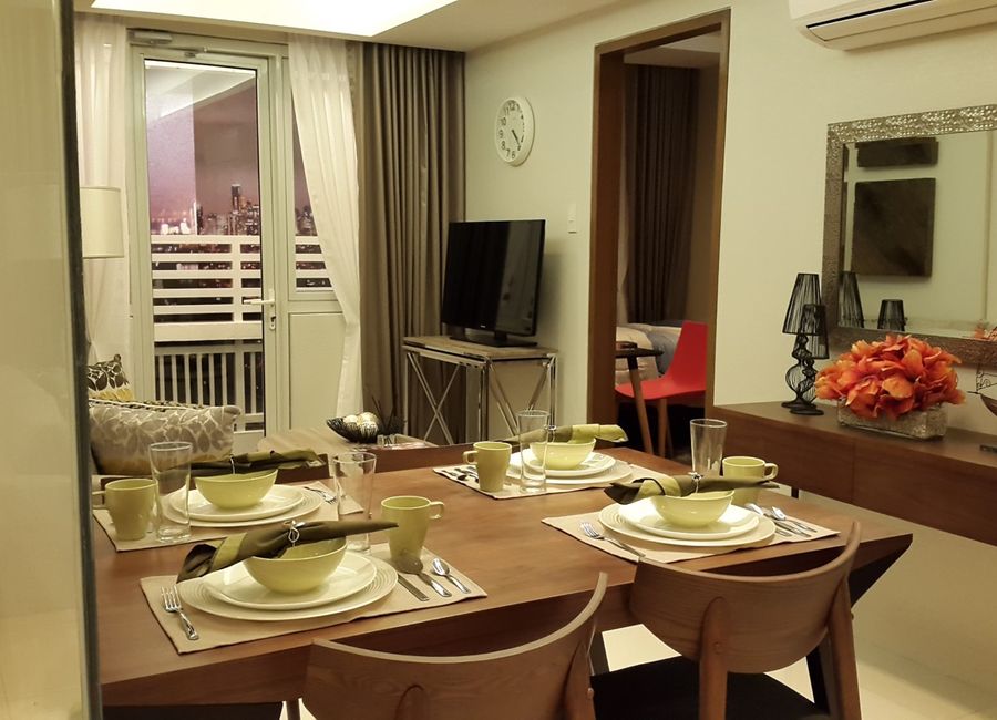 Rush Sale! One Wilson Square - 2 Bedroom Condo Unit in Greenhills, San ...