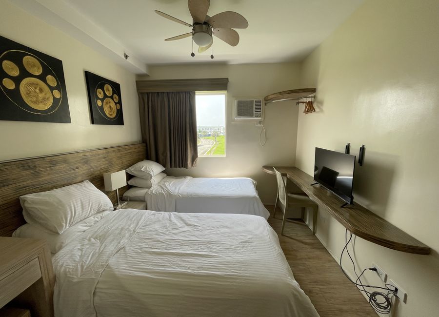 studio type viewing Mt. Makiling | Lamudi.com.ph