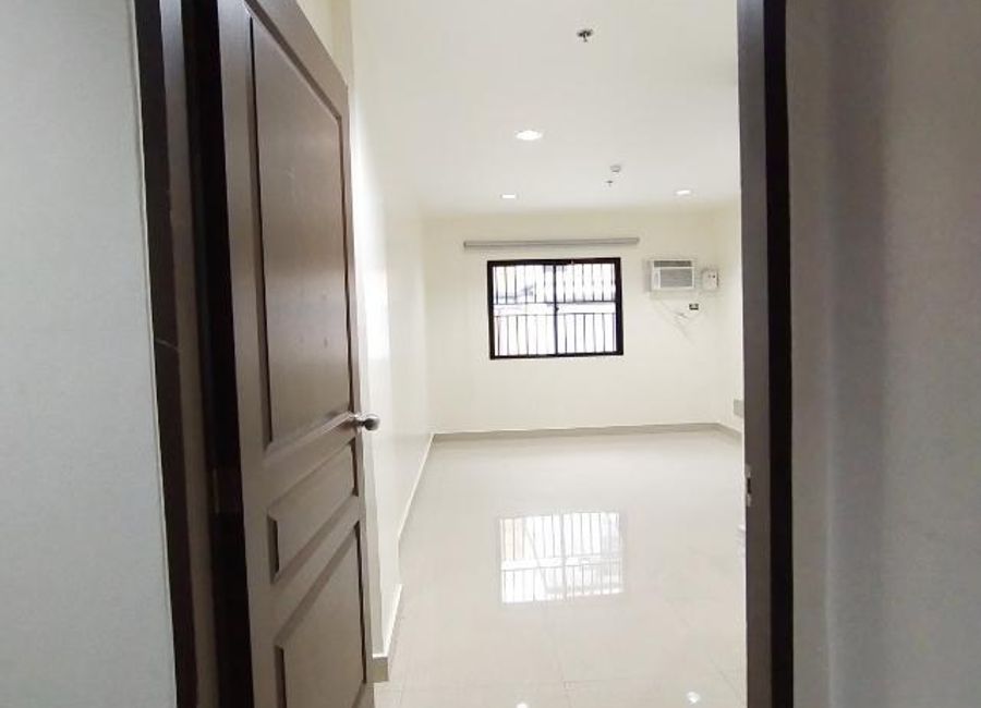 Large Modern studio unit available at center of Mandaluyong | Lamudi.com.mx
