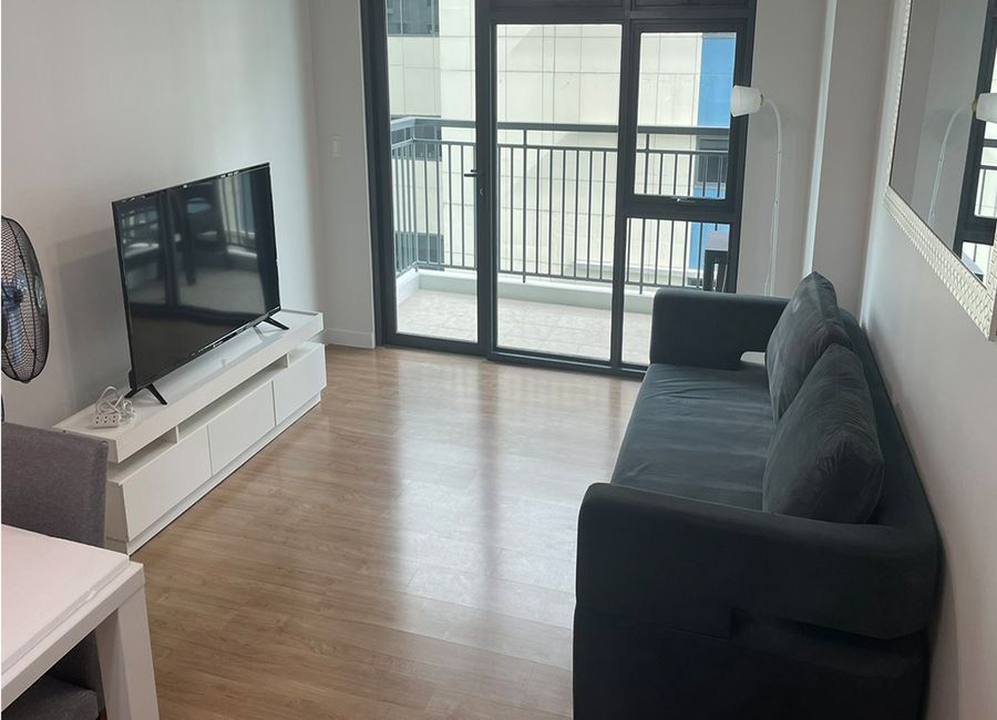 For Sale: Reduced Price 2BR Unit in Solstice Tower 2, Circuit, Makati ...