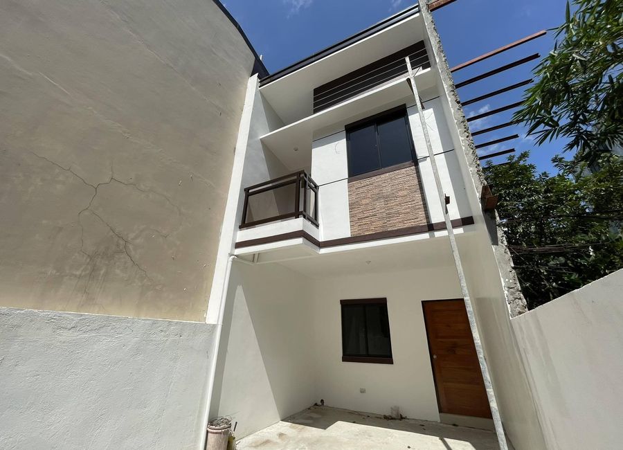 Simple 2 storey townhouse FOR SALE in Ideal Subdivision QC -Rey ...