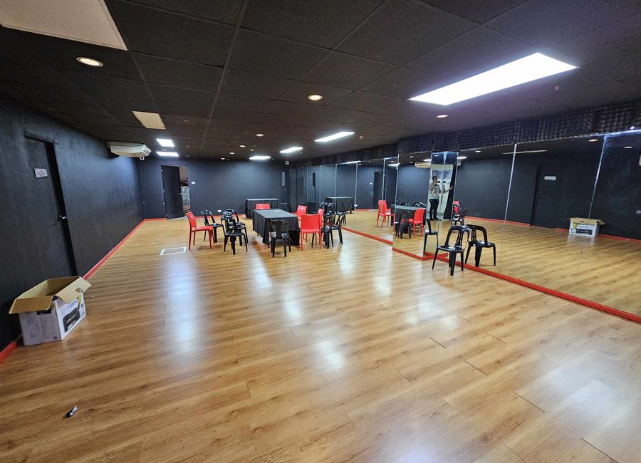 Leasable Office Space in Quezon City with a space of 750 sqm | Lamudi ...