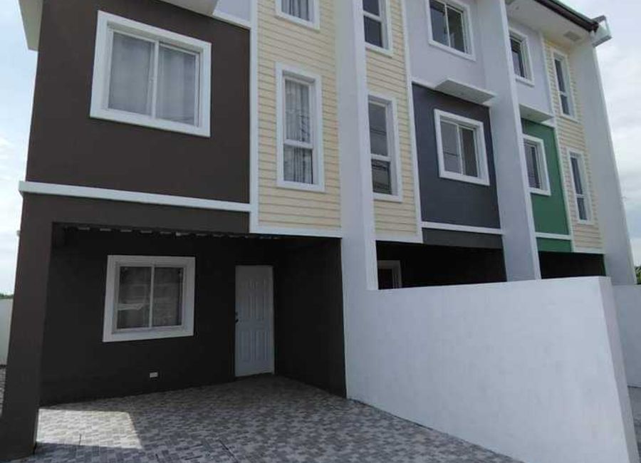 TREELANE VILLAS 3 STOREY TOWNHOUSE | Lamudi.com.ph