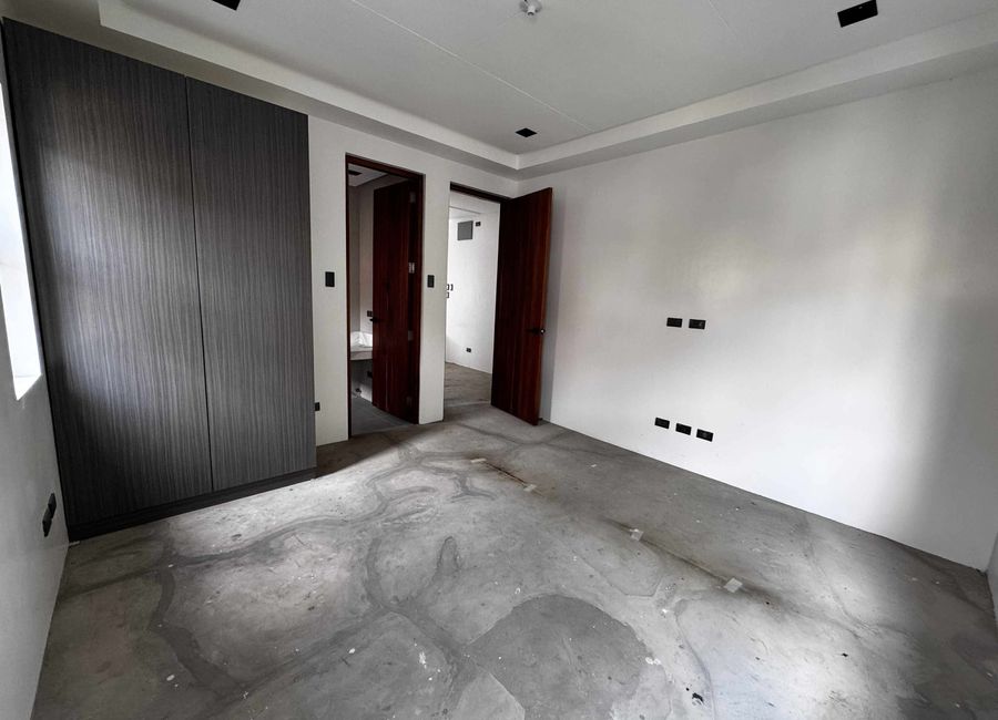 Exceptional Family Home in a Well-Secured Subdivision in Filinvest QC ...
