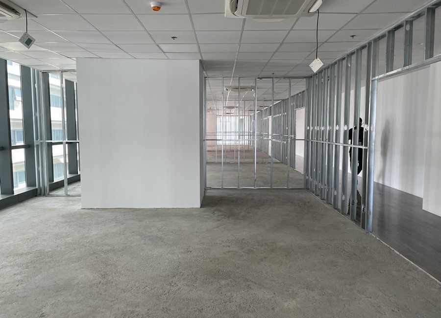 681 sqm office space for sale in Century Spire tower Makati | Lamudi.com.ph