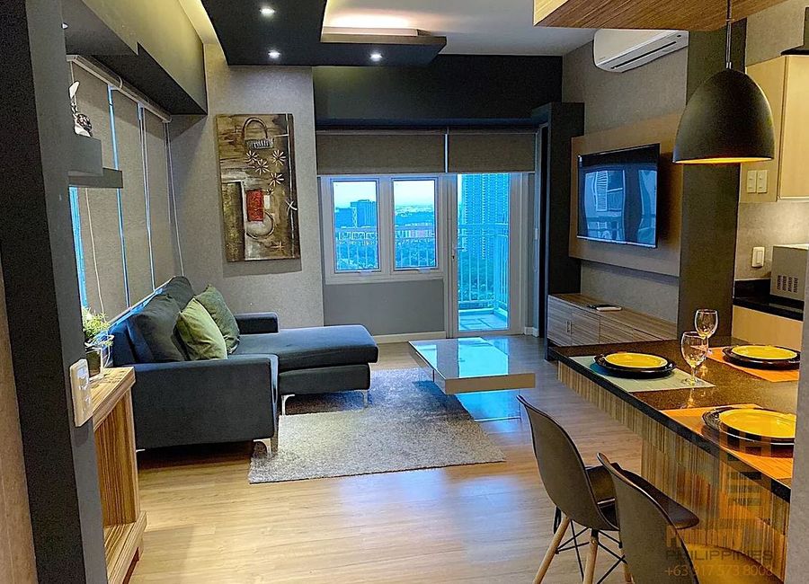 Meranti Two Serendra 1BR Furnished Unit with Balcony for Rent, BGC ...