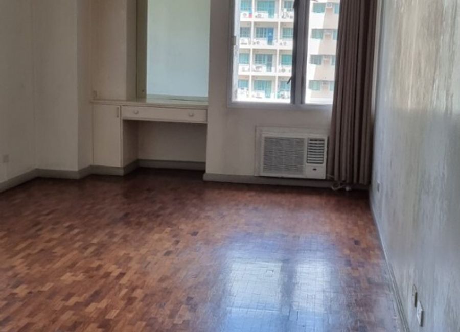 180sqm 2 Bedroom Spacious Condominium For Sale Renaissance 2000 Ortigas ...