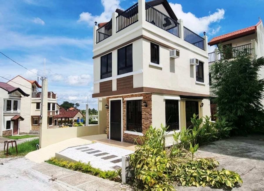 3BR House for SALE in Tagaytay Fontaine Villas Cavite | Lamudi.com.ph