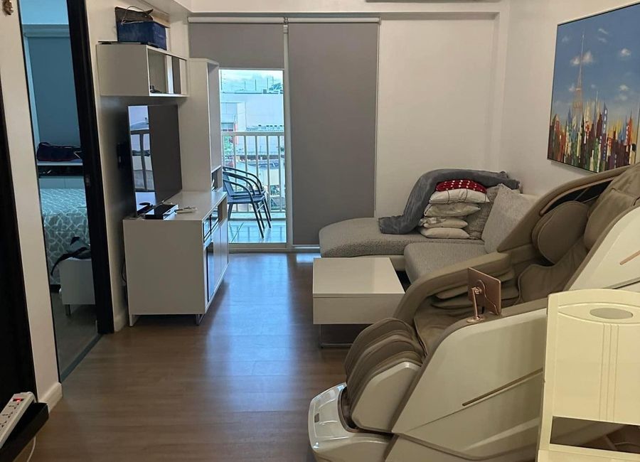 FULLY FURNISHED CONDO UNIT WITH 2 PARKING SLOTS FOR SALE IN MARQUEE ...