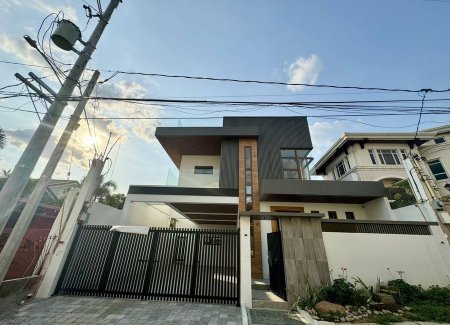 Executive House and Lot in Filinvest QC | Over 600 SQM of Living Space ...