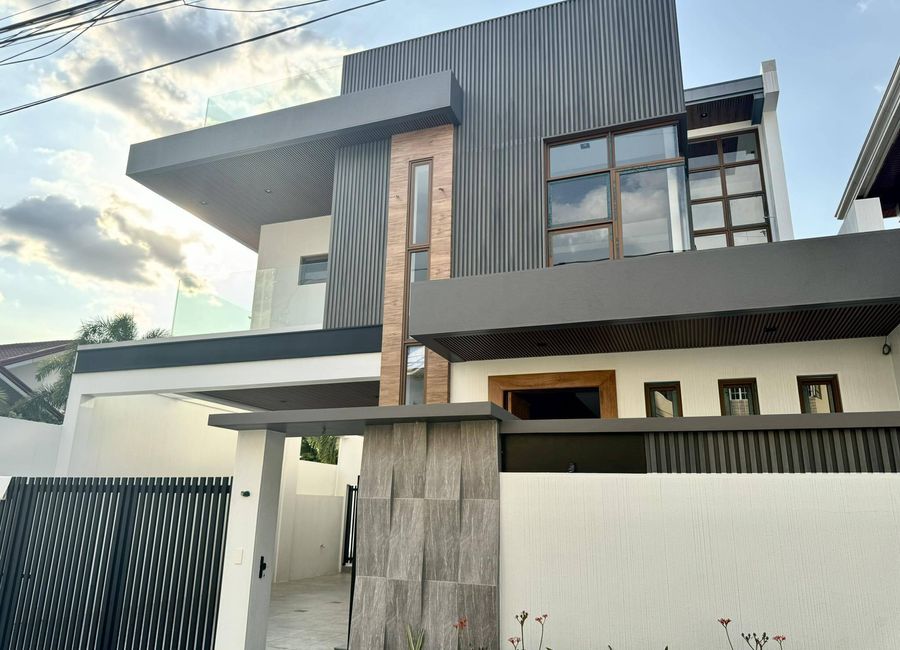 Massive 7BR Luxury Home in Filinvest QC – 628sqm Floor Area - Gio ...