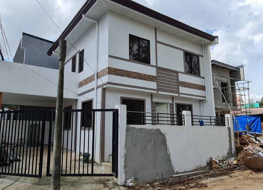 10.4M, Customized Single Attached House for Sale in Greenview ...