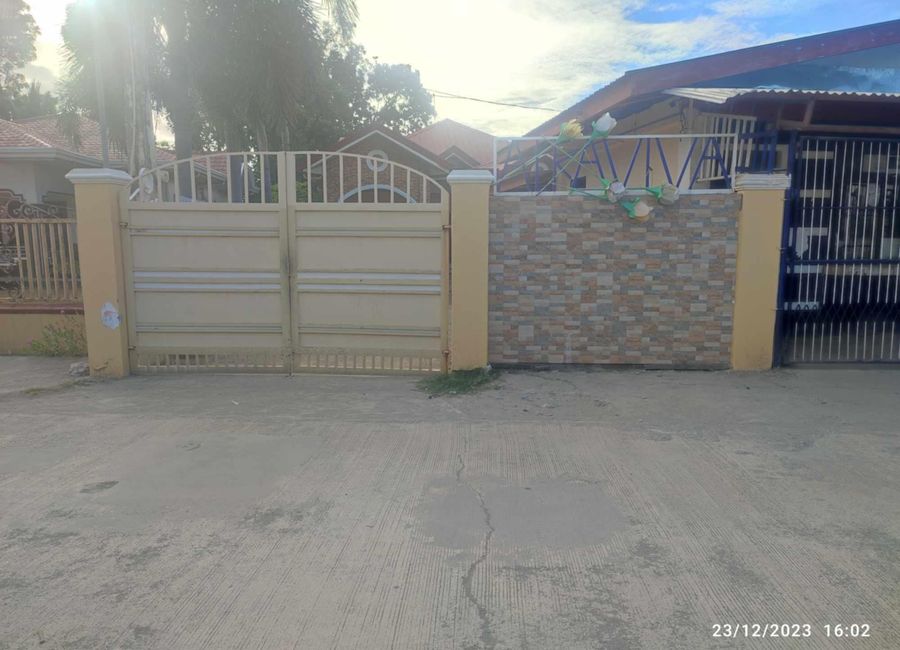 2 bedroom House and Lot with commercial stall and vacant lot along road ...