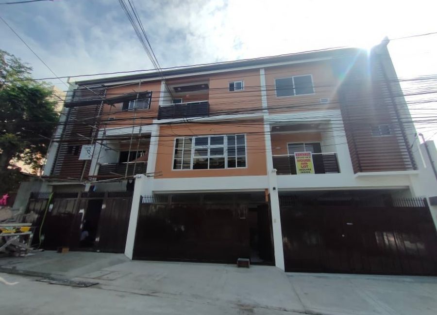 Brgy.Pinyahan Quezon City For Sale Modern 3 Storey Townhouse near ...