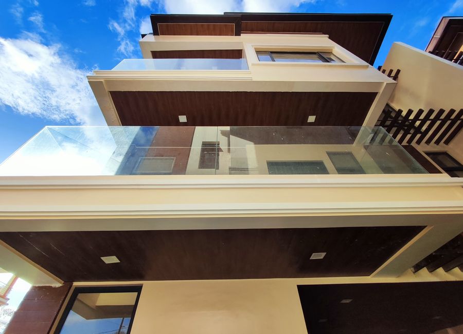 Brgy.Culiat Quezon City For Sale 3 Storey Townhouse near Mindanao Ave ...