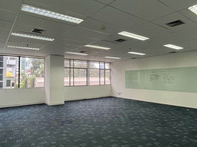 SEWA RUANG KANTOR MENARA DUTA LUAS 77 SQM | Lamudi.co.id