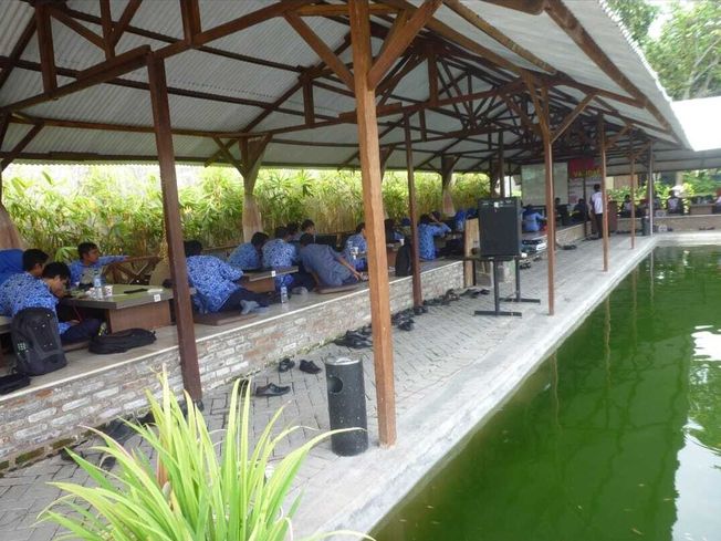 RESTAURANT RAYA TAMAN SAFARI PRIGEN PASURUAN MALANG | Lamudi.co.id