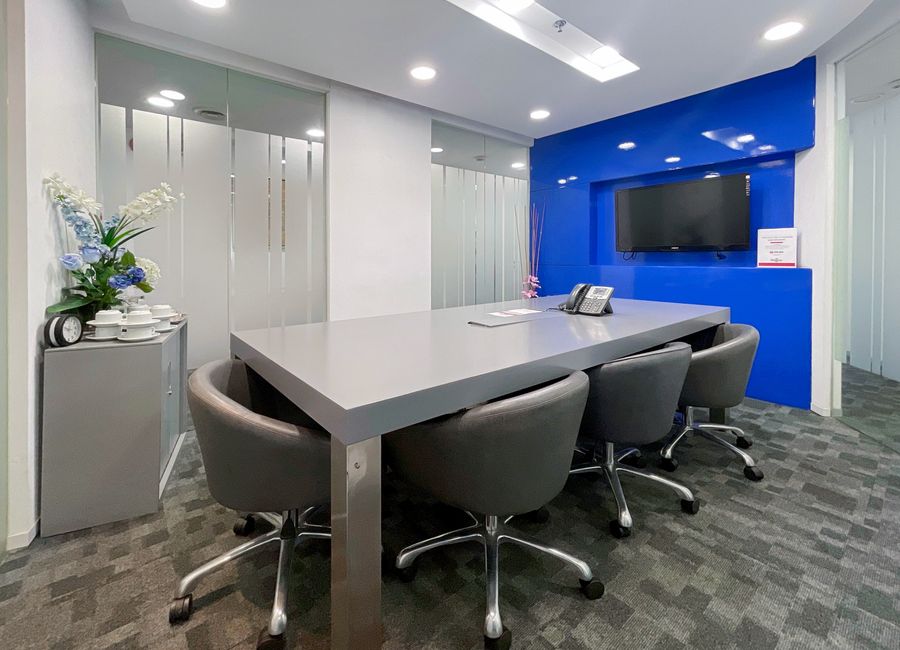 All-inclusive access to professional office space for 10 persons in ...