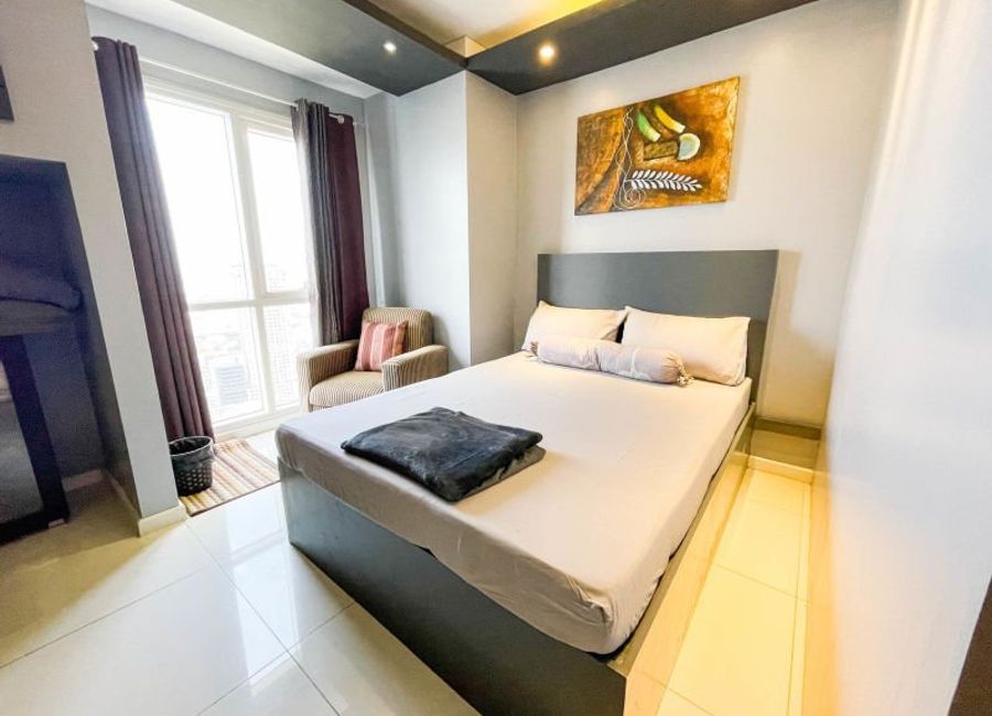 32sqm Senta Studio Residential Condominium for lease rent Fully Furnished Makati City Metro ...