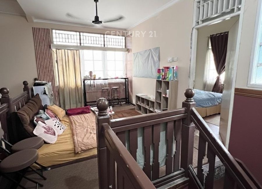 Dijual Rumah Strategis Di Bintaro Sektor 3 Dekat Bintaro Plaza | Lamudi ...