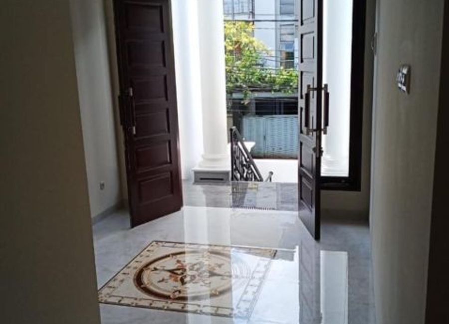 Ready Rumah Mewah 3lt Pinggir Jl Raya Cempaka Putih Jakarta dkt Tol ...