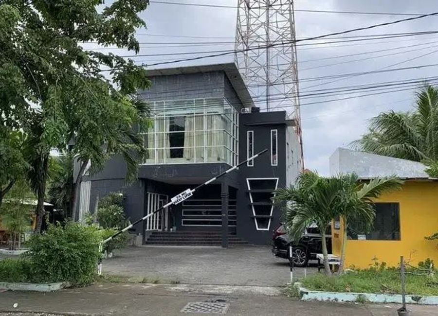 Gedung di Jual Dekat Raya A Yani , Rumah Sakit RSAL Butuh Cepat Laku ...
