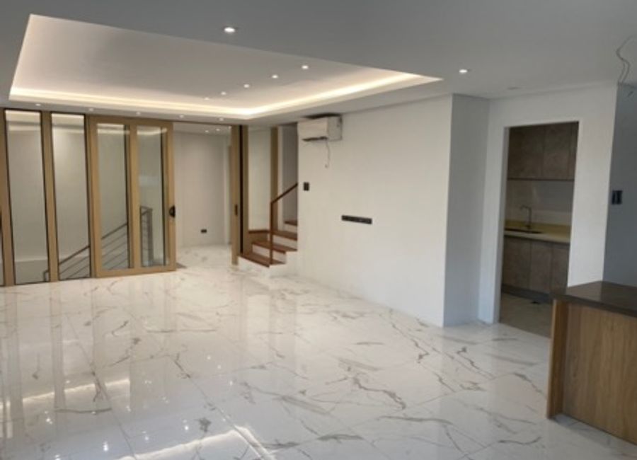 FOR SALE: BRAND NEW MODERN ADDITION HILLS TOWNHOUSE | Lamudi.com.ph