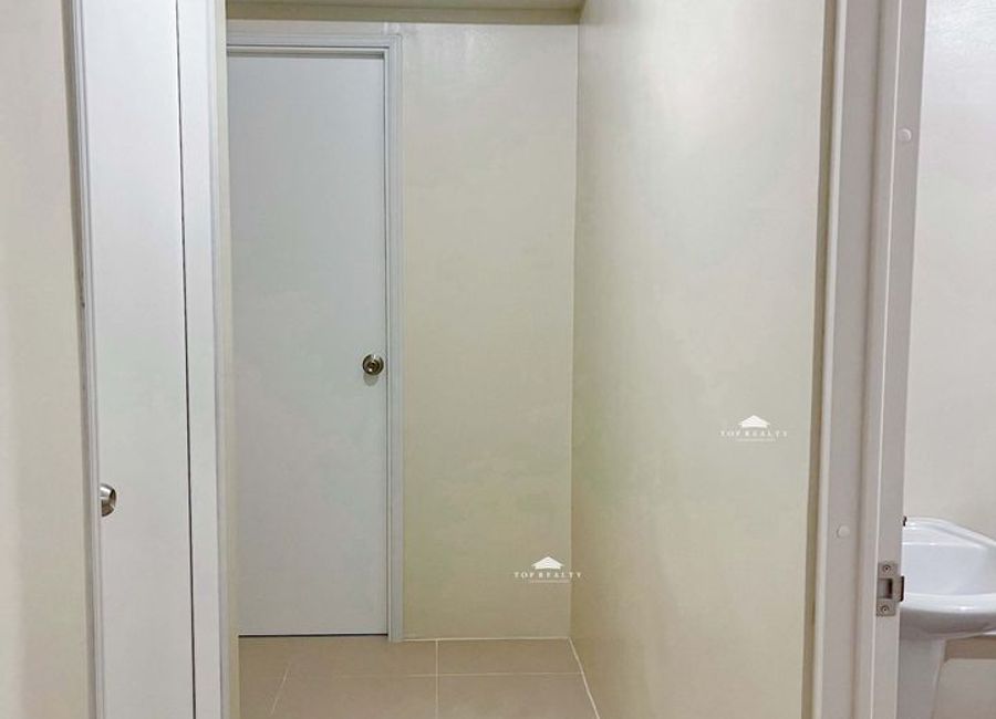 Three Bedroom condo unit for Sale in Avida Turf Tower 2 at Taguig City ...