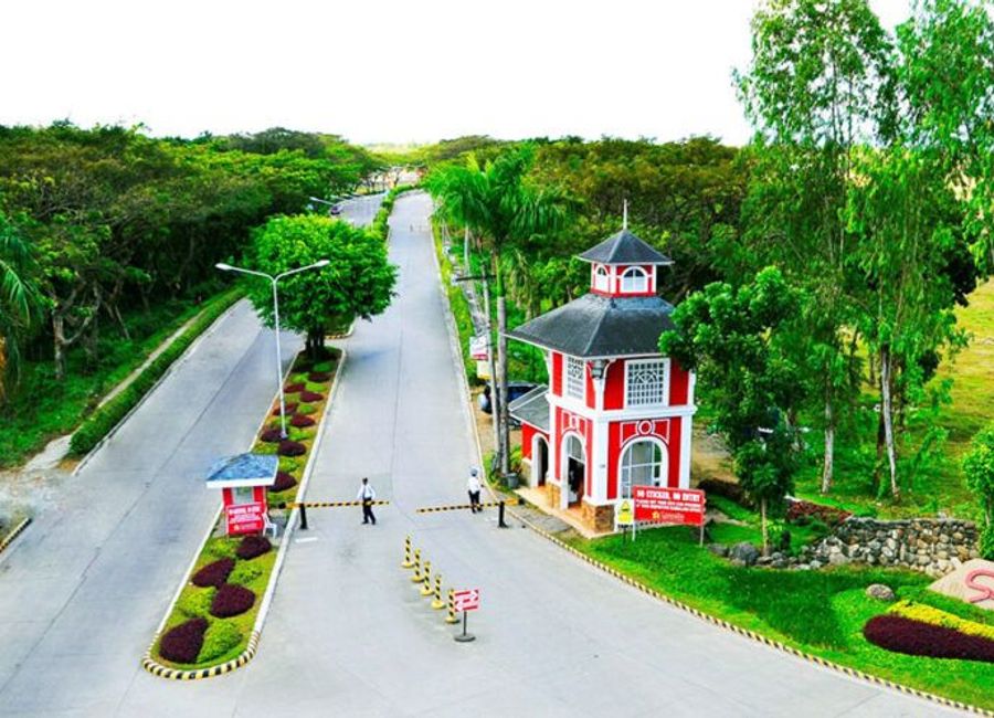 Residential Lot for sale Near Entrance of Savannah Crest! | Lamudi.com.ph