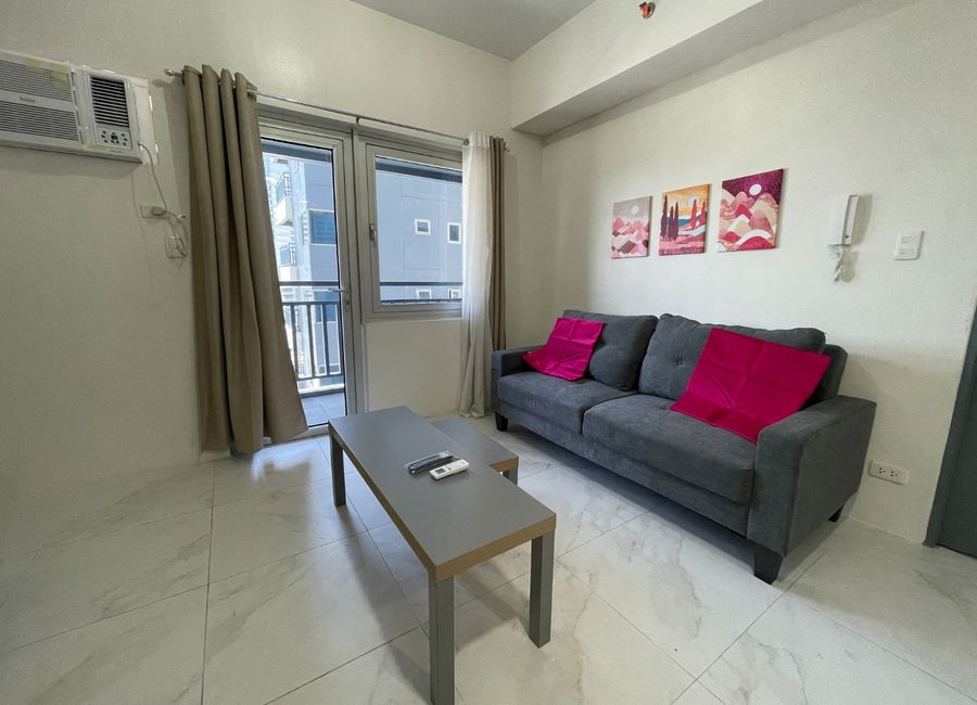 1BR furnished 56sqm Nuvo Dream Tower between Eastwood and Parklinks ...