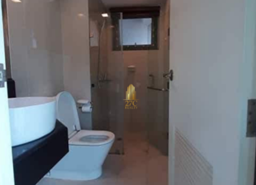 Semi-Furnished 1-Bedroom at 8 Forbestown Road | Lamudi.com.ph