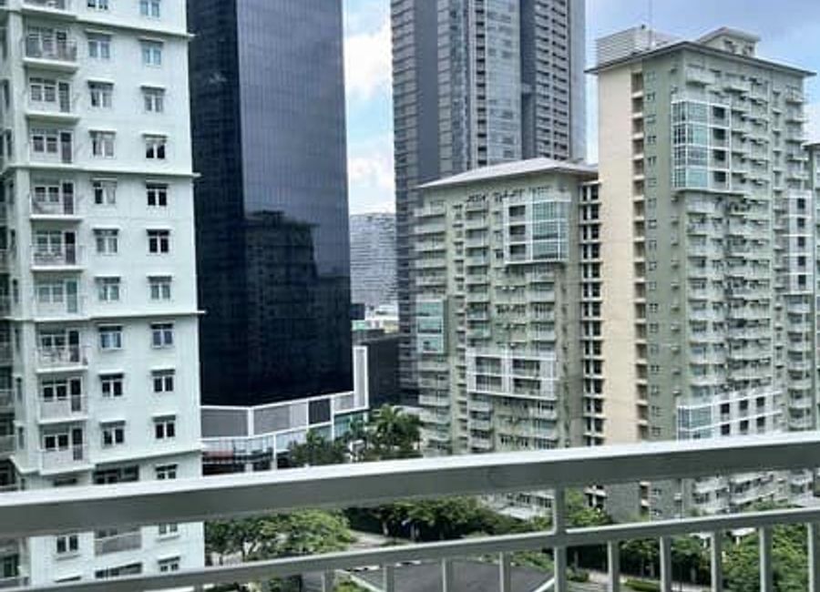 FOR SALE Two Serendra, BGC (Red Oak Tower) 3 Bedroom | Lamudi.com.ph