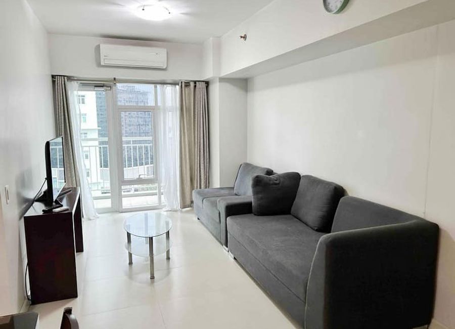 FOR SALE Two Serendra, BGC (Red Oak Tower) 3 Bedroom | Lamudi.com.ph