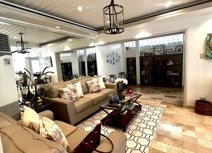 For Sale: Spacious Townhouse in Casa Nueva, New Manila | Lamudi.com.ph