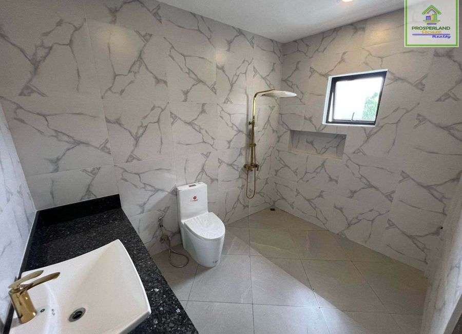 MODERN DUPLEX FOR SALE IN BF RESORT LAS PINAS | Lamudi.com.ph