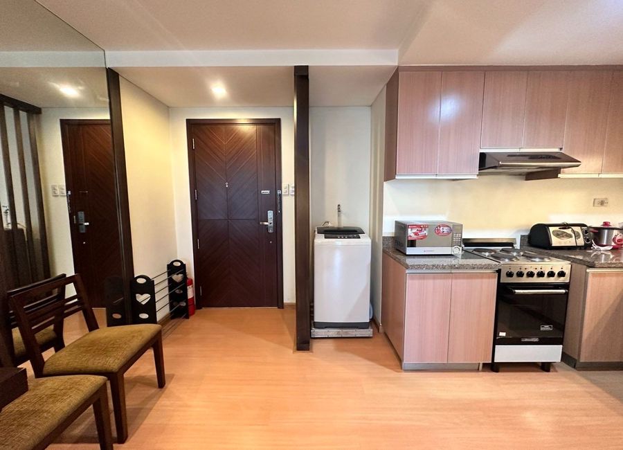 Good Deal 1 bedroom 1BR Unit in St. Francis Shangrila Place Mandaluyong ...