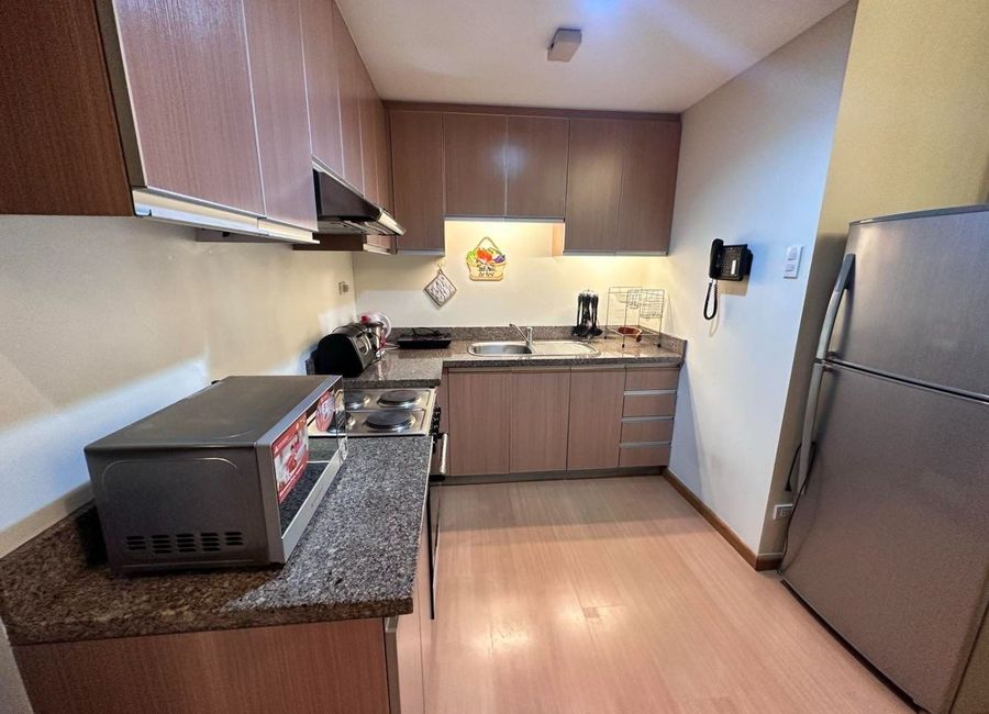 Good Deal 1 bedroom 1BR Unit in St. Francis Shangrila Place Mandaluyong ...