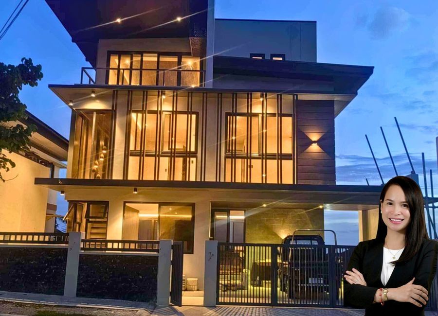 Stunning 4-Level Overlooking House & Lot with Pool in Kishanta ...