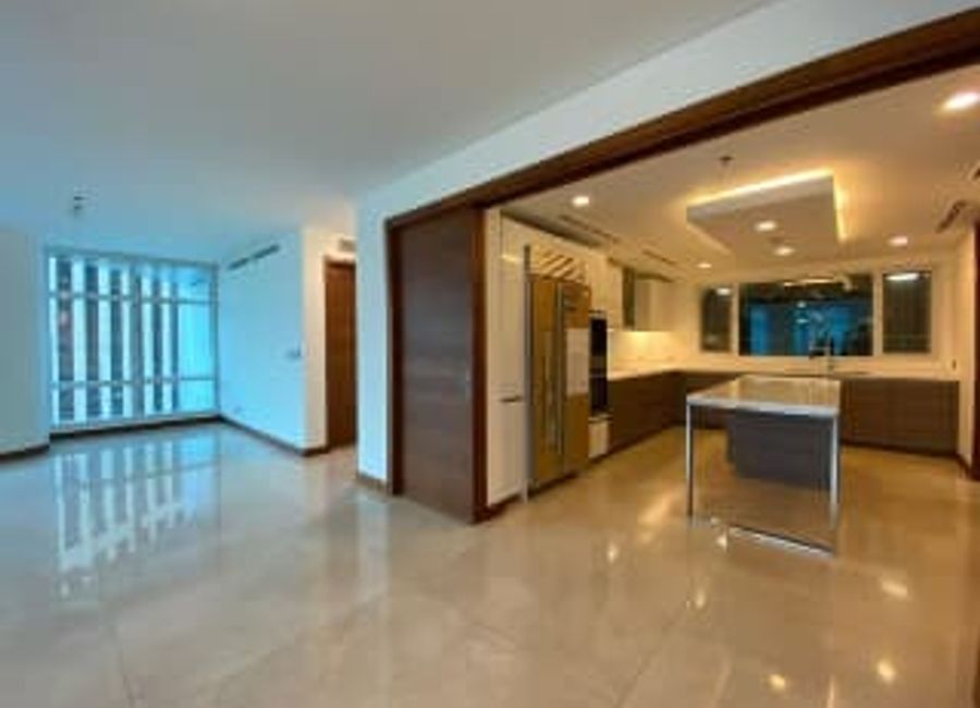 FOR SALE: 3 Bedroom Unit in Two Roxas Triangle, Makati City | Lamudi.com.ph