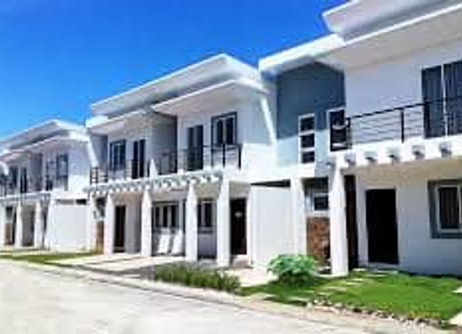 End Corner Unit at The Enclave, Pueblo Golf Estates – Uptown CDO ...